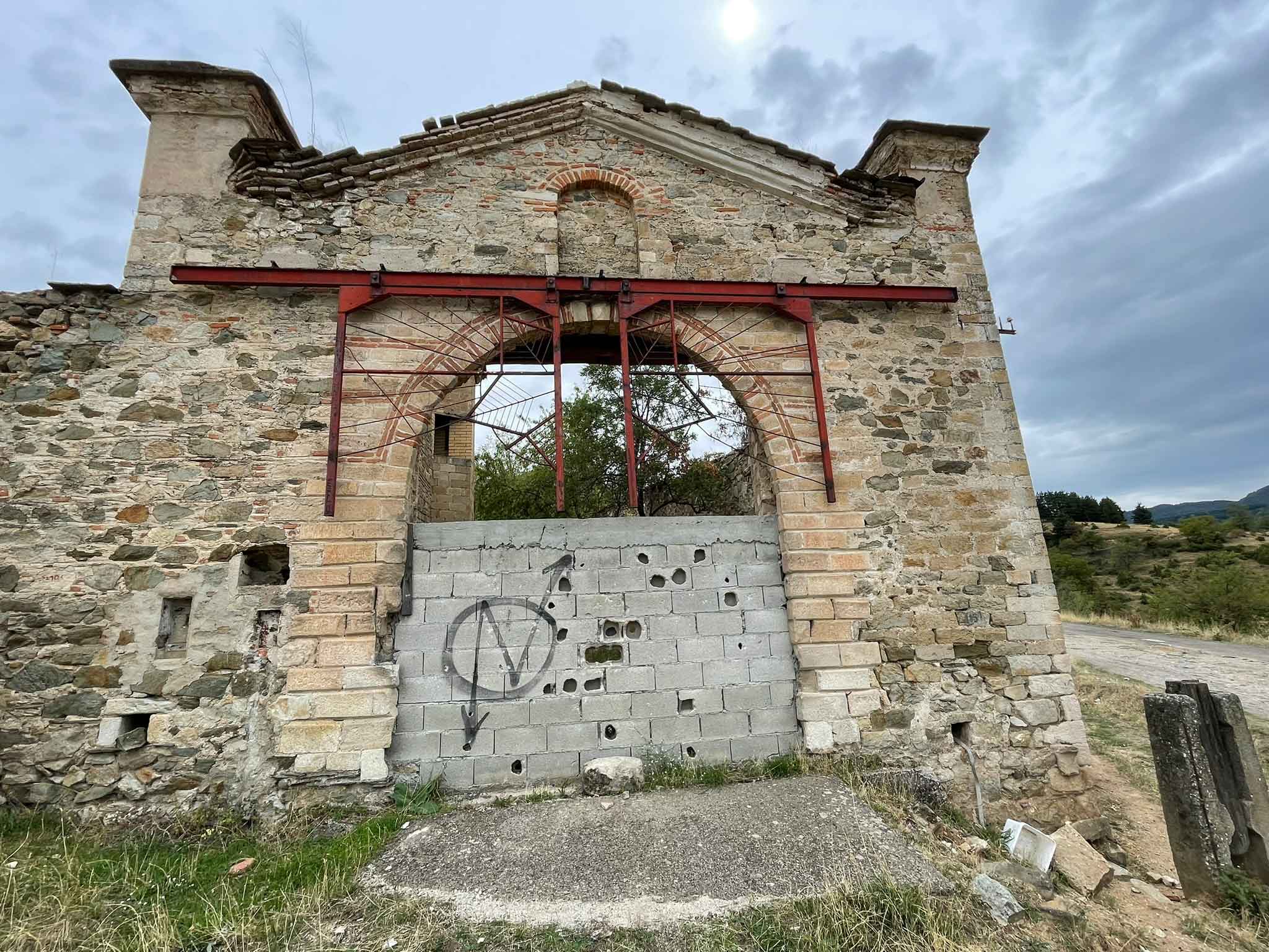 Bitola sightseeing – Airplanes, Bunkers, Dzepane Fortress, Waterfall ...